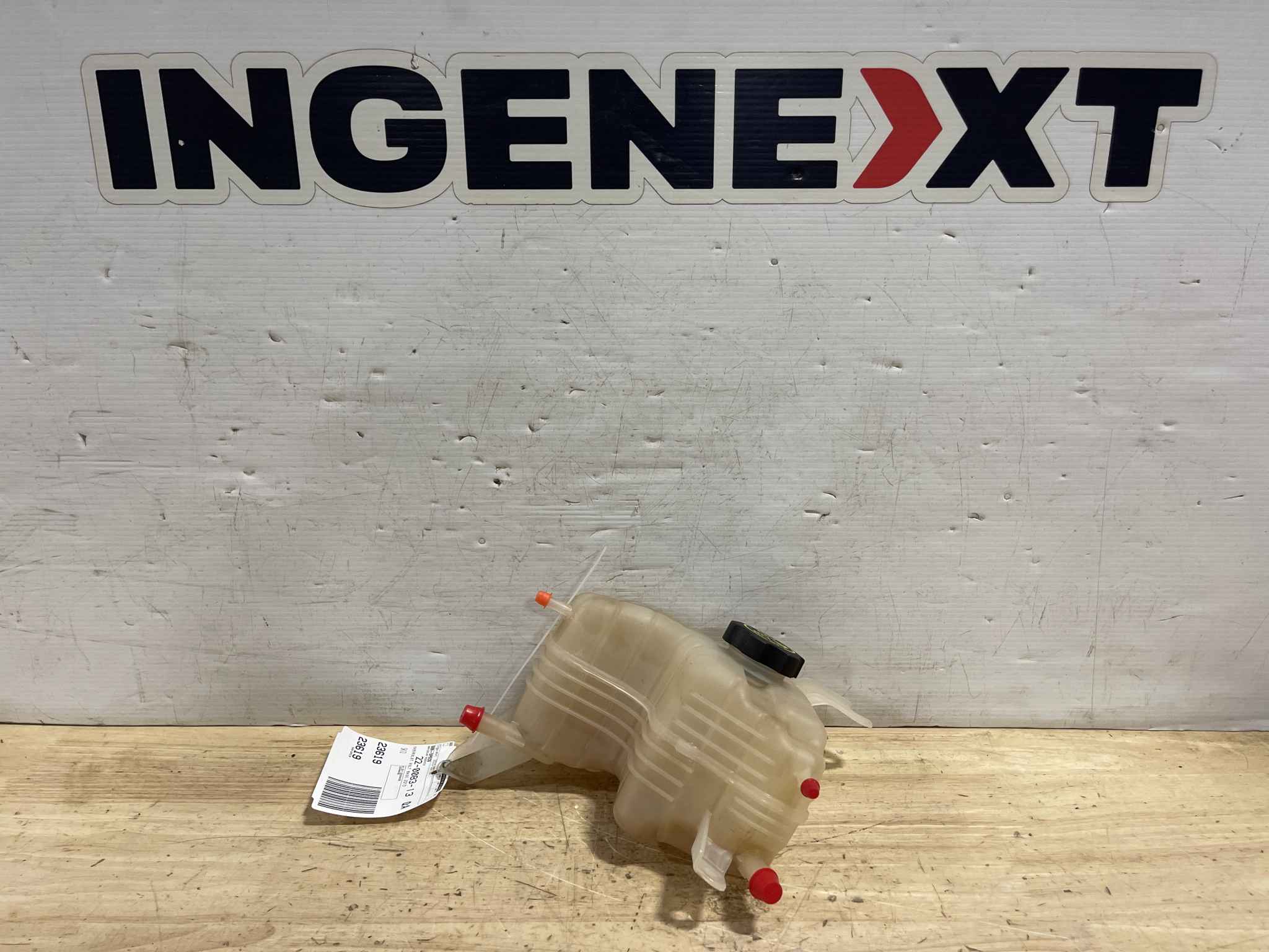 CHEVROLET VOLT DRIVE MOTOR BATTERY RADIATOR SURGE TANK 22940436 – Ingenext