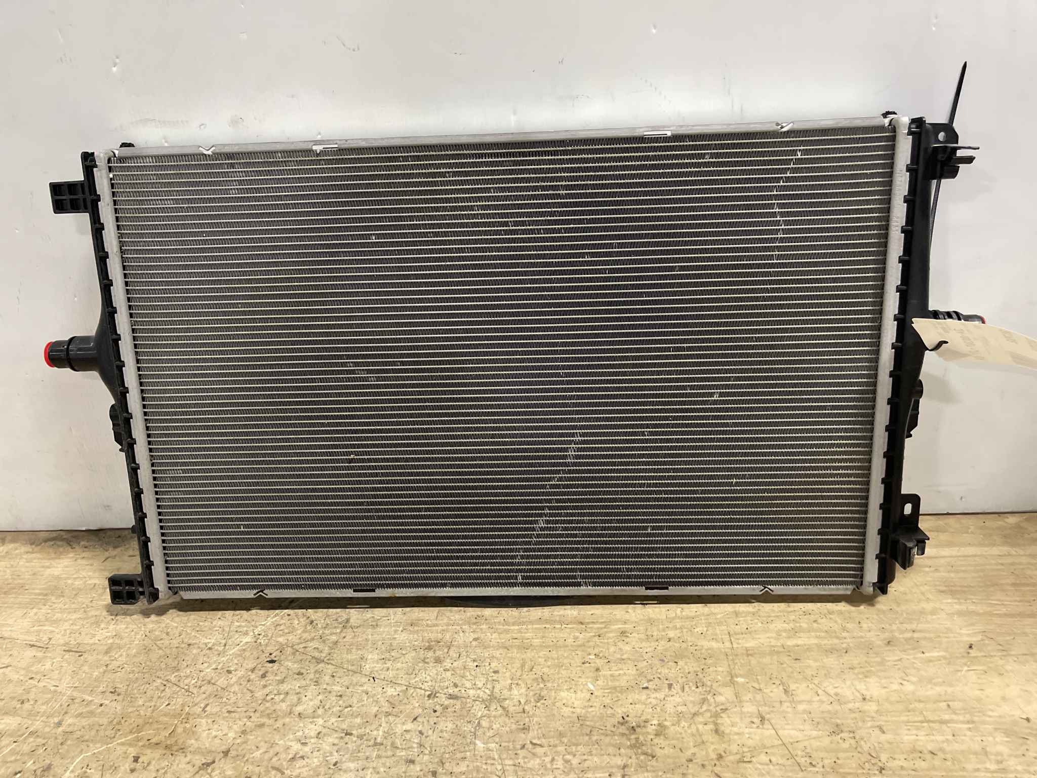 TESLA MODEL Y RADIATOR 1494175-00-A – Ingenext