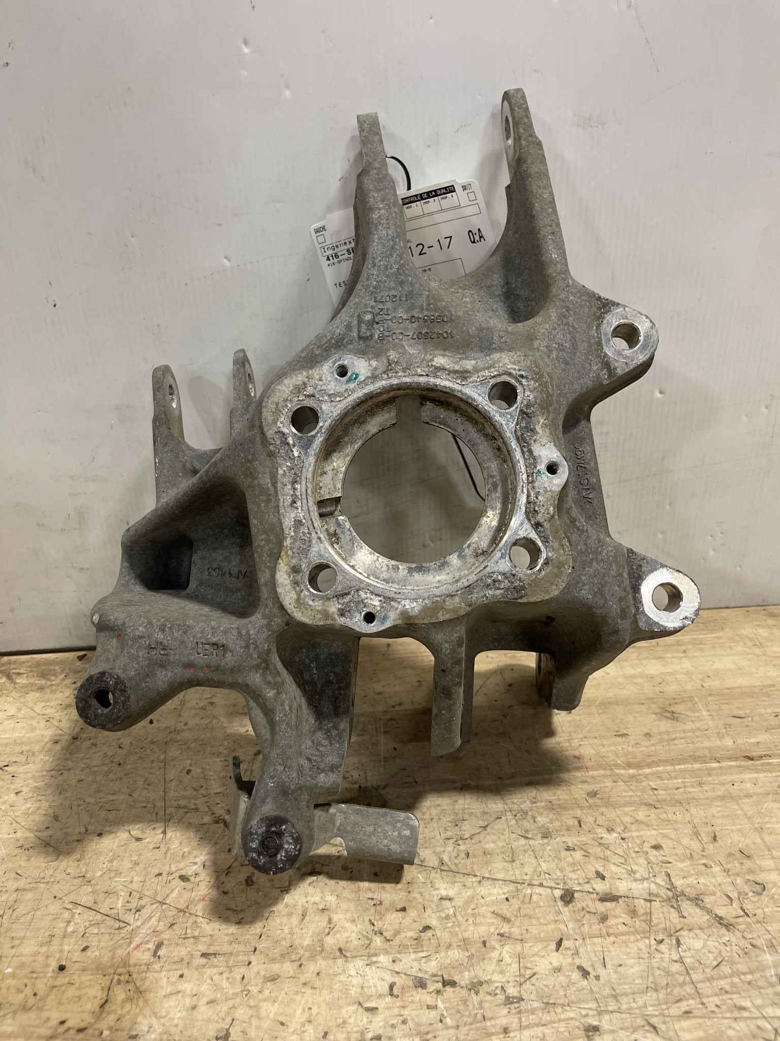 TESLA MODEL S REAR SUSPENSION KNUCKLE - RIGHT - DUAL MOTOR 1058540-00 ...