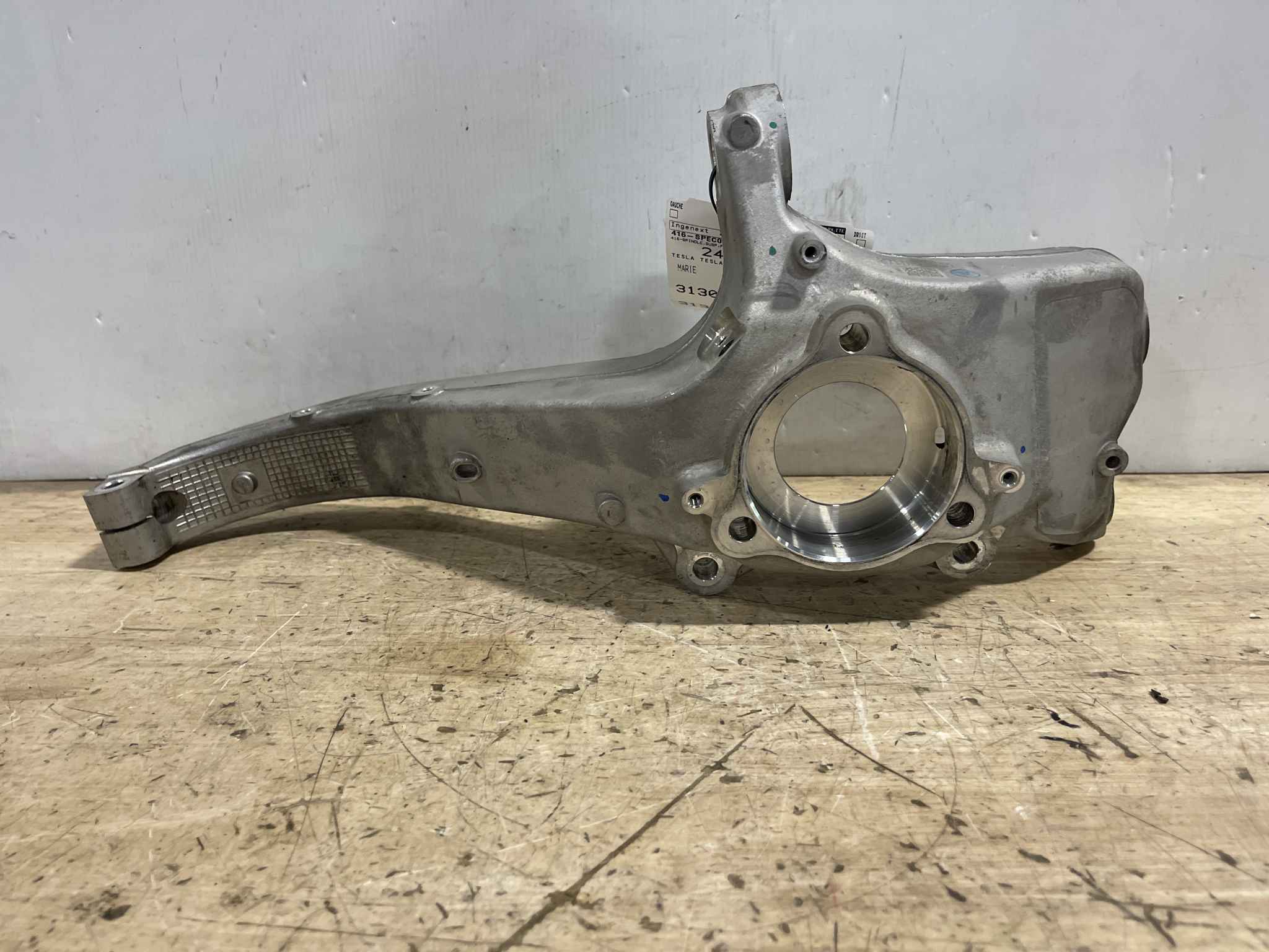 TESLA MODEL Y FRONT KNUCKLE - RIGHT HAND 1188316-00-E – Ingenext