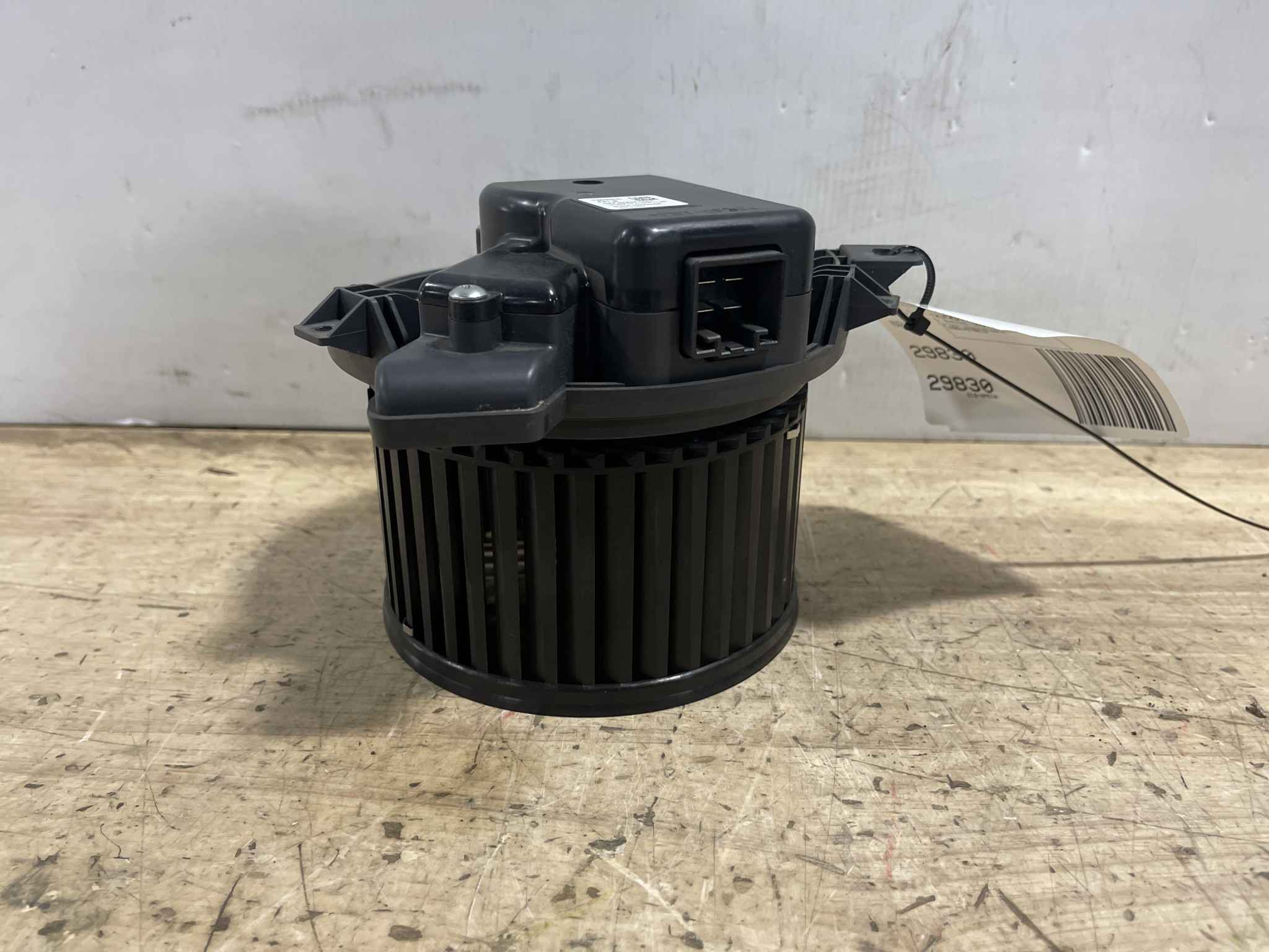 TESLA MODEL 3 HVAC BLOWER MOTOR 1539475-00-A – Ingenext
